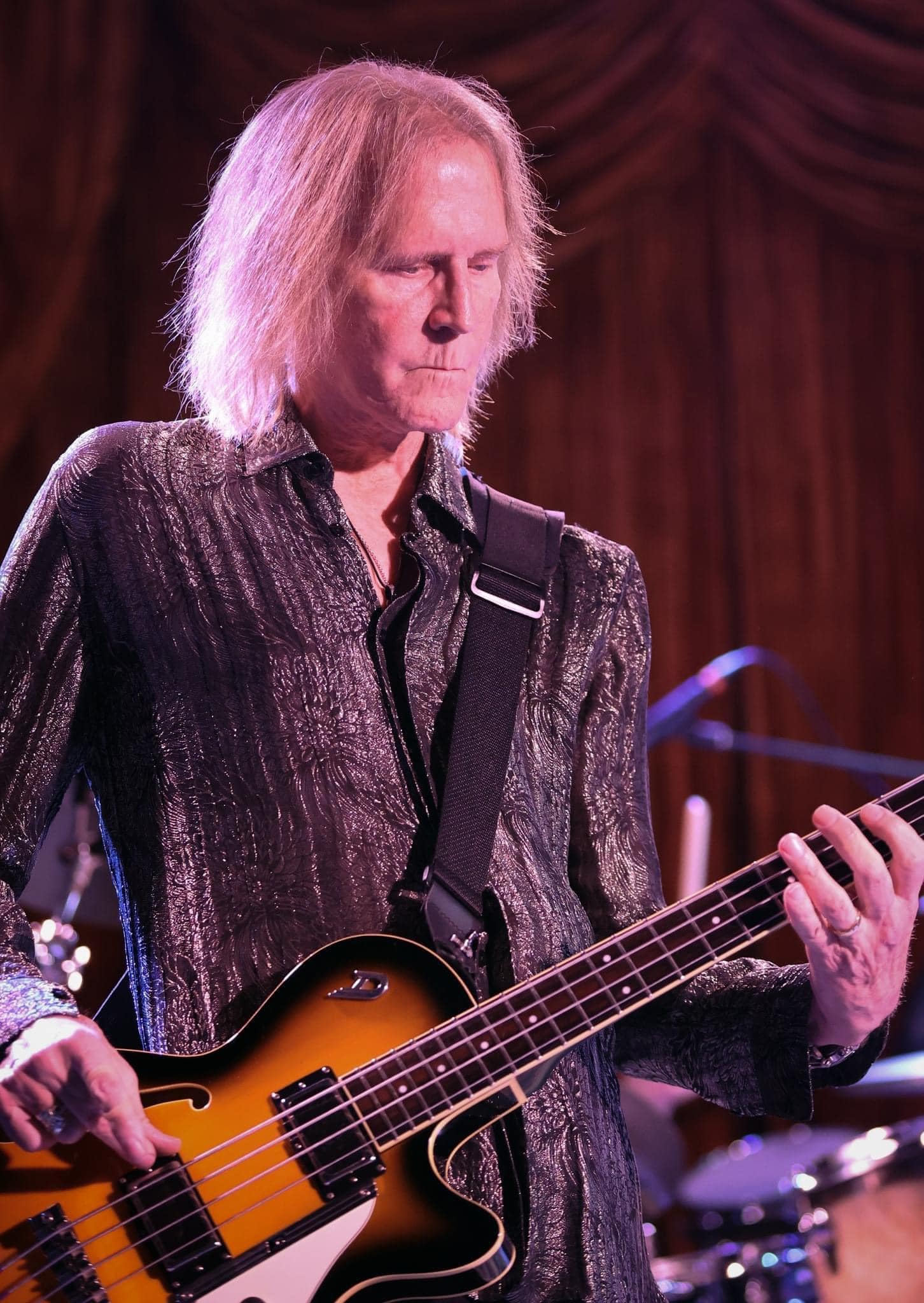 Tom Hamilton (Aerosmith) reprend du service avec Close Enemies ...